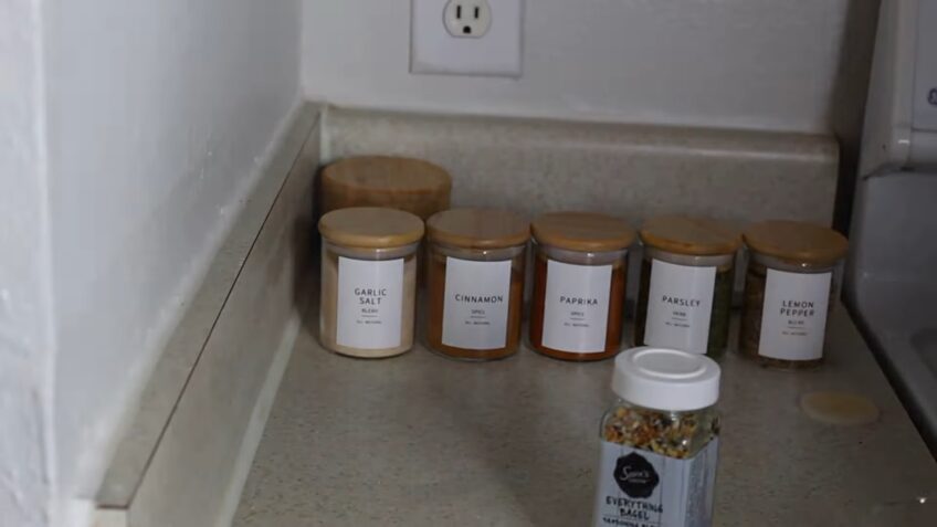 The 10 Best Spice Jars for Zero Waste Spice Storage 2023 - Different Types